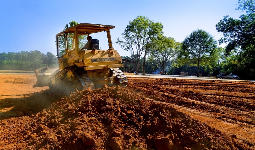 The Difference Between Wheeled and Track Loaders | Westville Grand ...